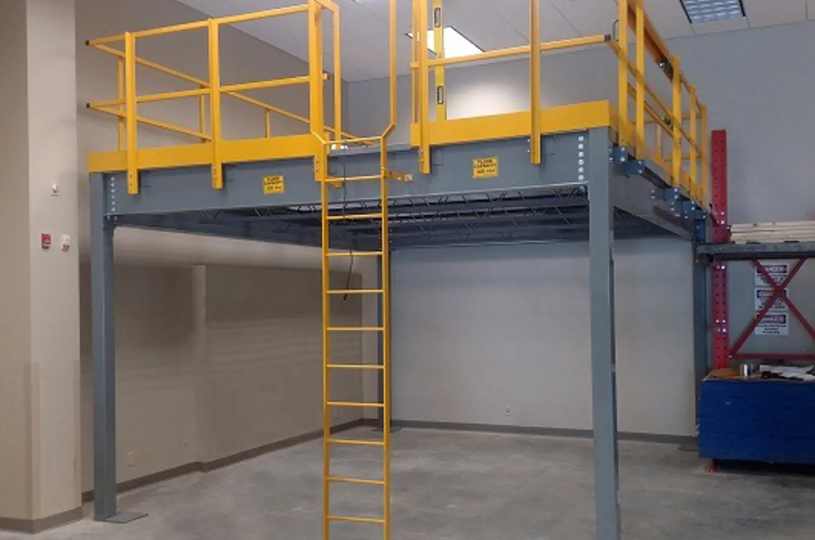 Warehouse Mezzanine Systems | Industrial Mezzanine | Panel Built